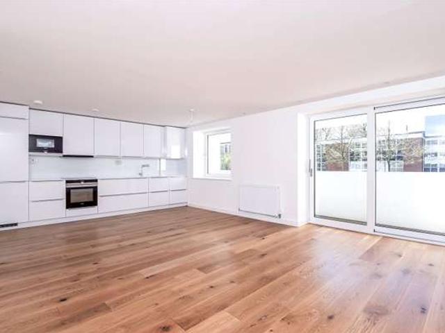 Apartment at Carlton Drive, Greater London