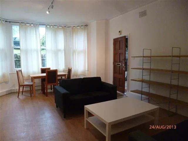 Apartment at Carlton Drive, Greater London
