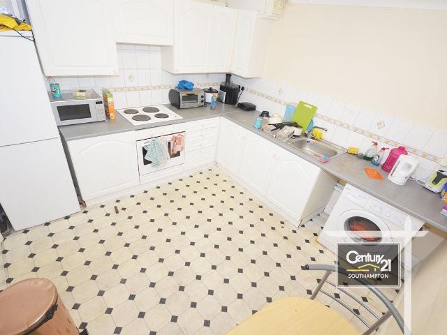 Apartment at Carlton Place, Southampton