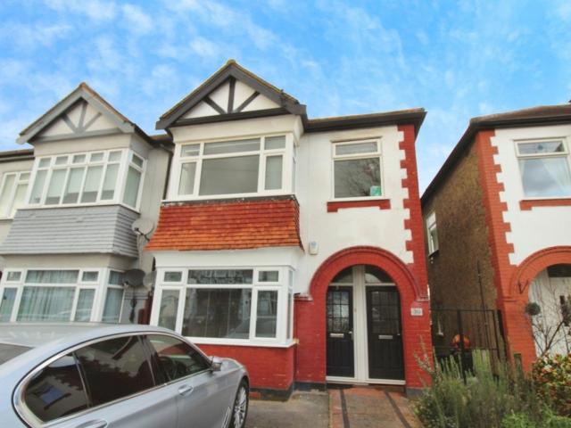 Apartment at Carlton Road, Greater London