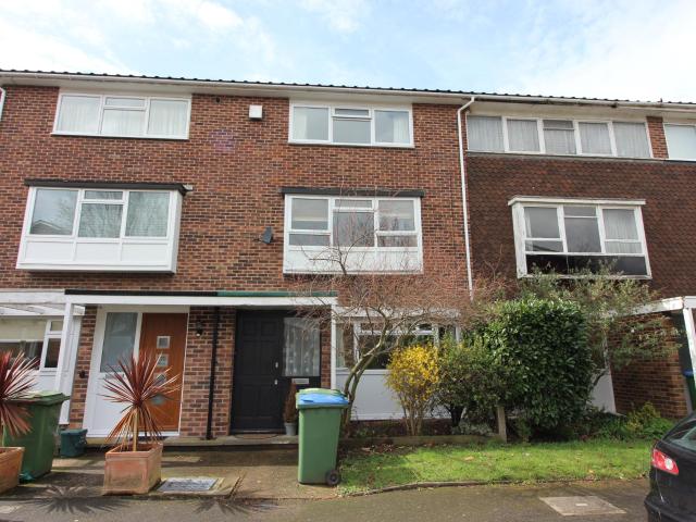 apartment at Carlyle Close, West Molesey