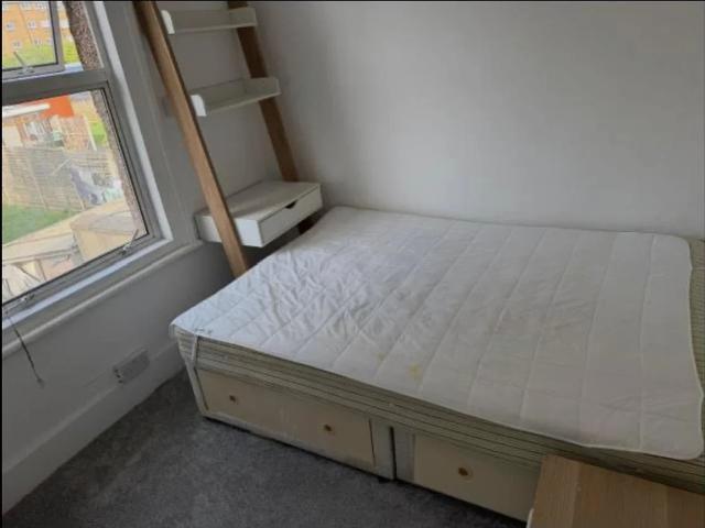 Room at Carlyle Road, Greater London