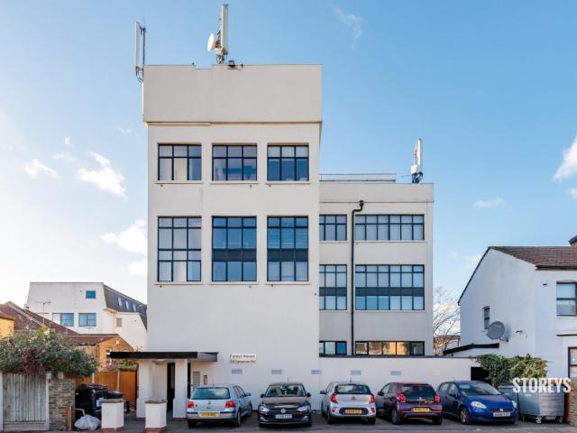 Apartment at Carnarvon Road, Greater London