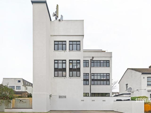 Apartment at Carnarvon Road, Greater London