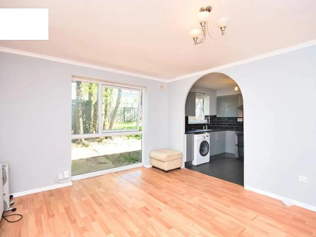 Apartment at Carnarvon Road, Greater London