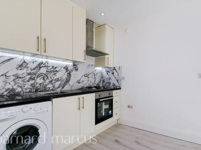 Apartment at Carshalton Road, Greater London