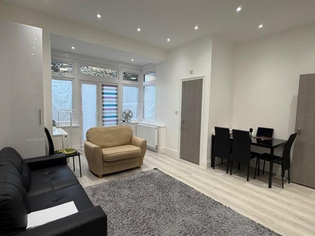 Apartment at Carshalton Road, Greater London
