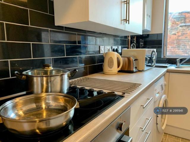 Apartment at Carr View Avenue, Doncaster