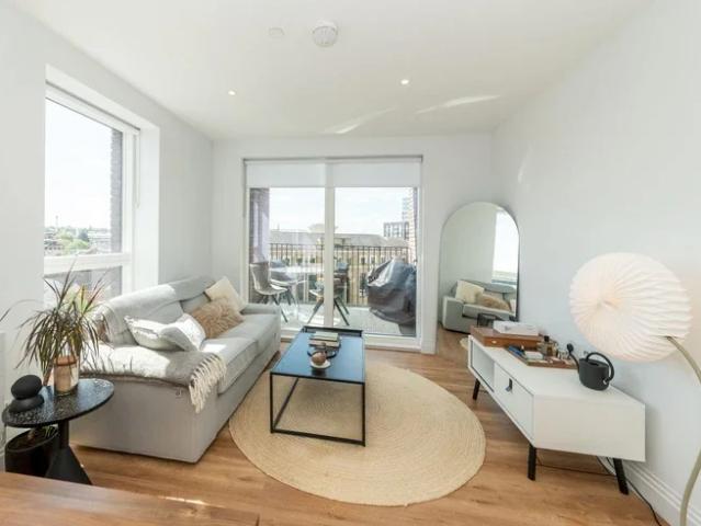 Apartment at Carraway Street, Reading
