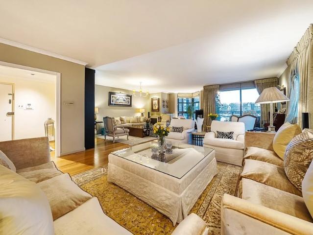 Apartment at Carriage Drive North, Greater London