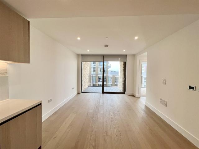 Apartment at Carriage Drive South, Greater London