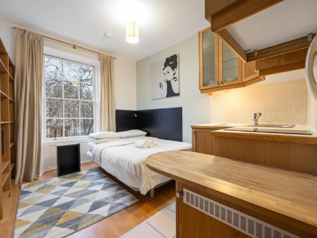 Apartment at Cartwright Gardens, Greater London