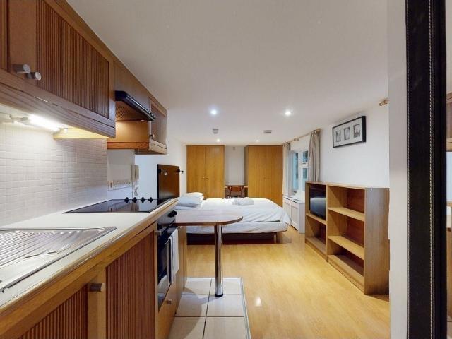 Apartment at Cartwright Gardens, Greater London