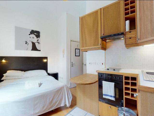 Apartment at Cartwright Gardens, Greater London