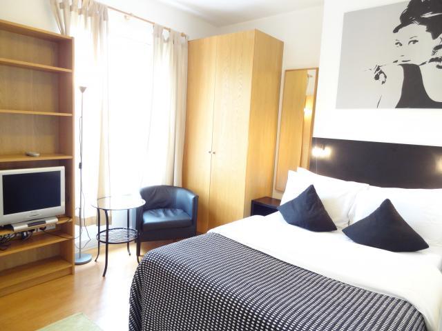 Apartment at Cartwright Gardens, Greater London