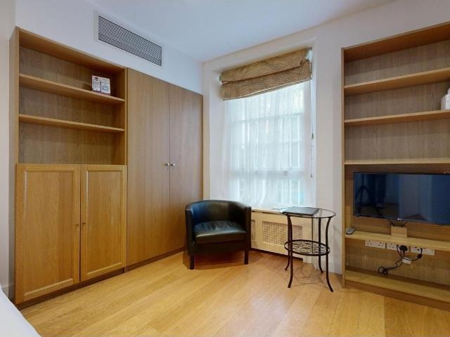 Apartment at Cartwright Gardens, Greater London