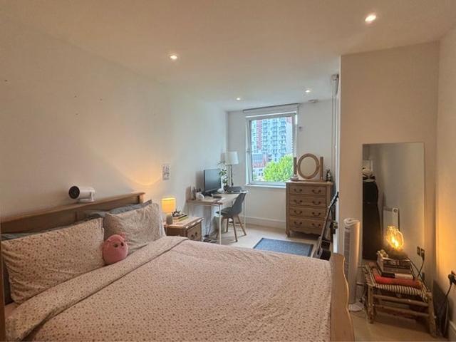 Apartment at Cassilis Road, Greater London