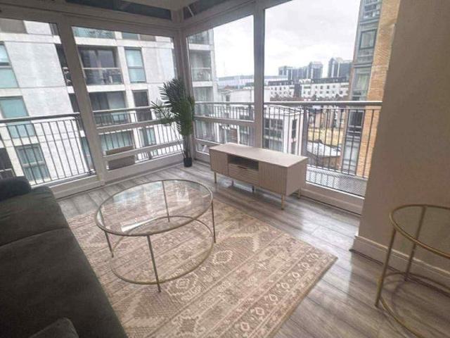 Apartment at Cassilis Road, Greater London