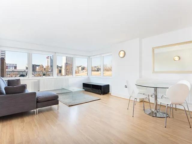 Apartment at Cassilis Road, Greater London
