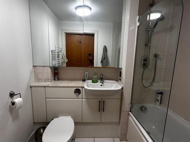 Apartment at Cassilis Road, Greater London