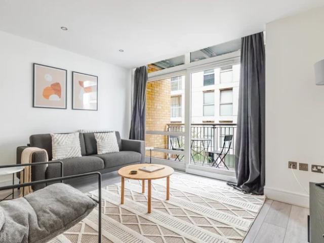 Apartment at Cassilis Road, Greater London