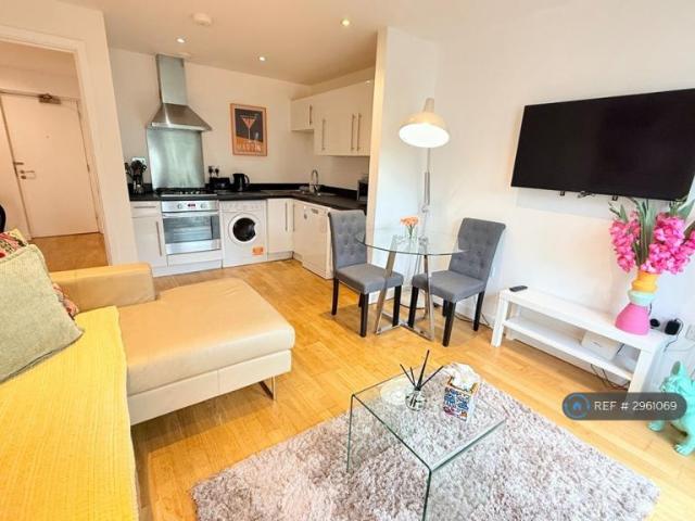 Apartment at Castle Lane, Bedford