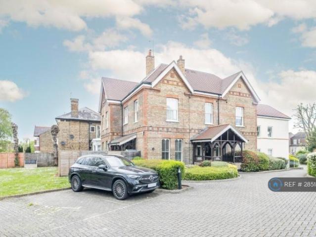 Apartment at Castlebar Park, Greater London
