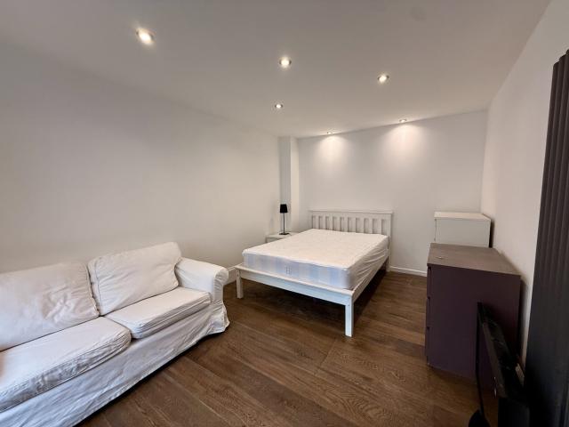 Apartment at Castlebar Park, Greater London