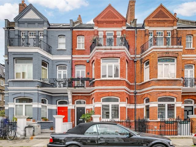 Apartment at Castletown Road, Greater London