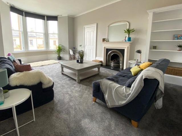 Apartment at Cecil Street, Glasgow