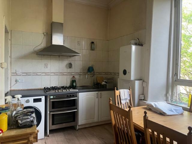 Apartment at Cecil Street, Glasgow