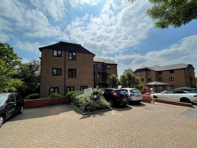 Apartment at Cedar Close, Epping Forest