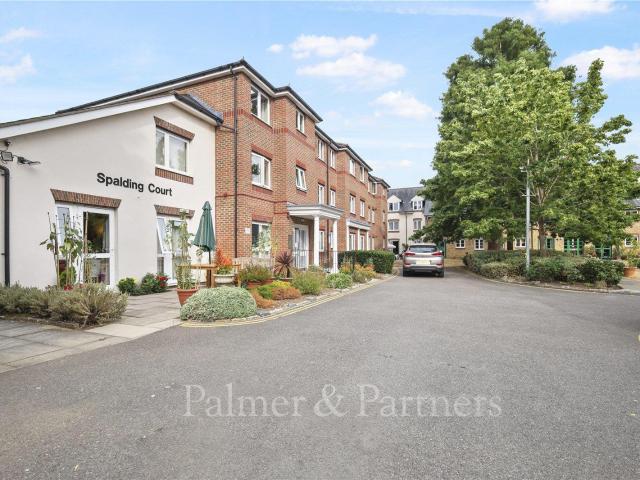 Apartment at Cedar Avenue, Chelmsford