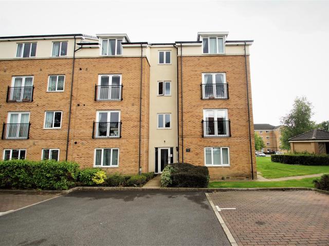 Apartment at Cedar Drive, Leeds