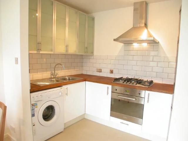 Apartment at Cedars Road, Greater London
