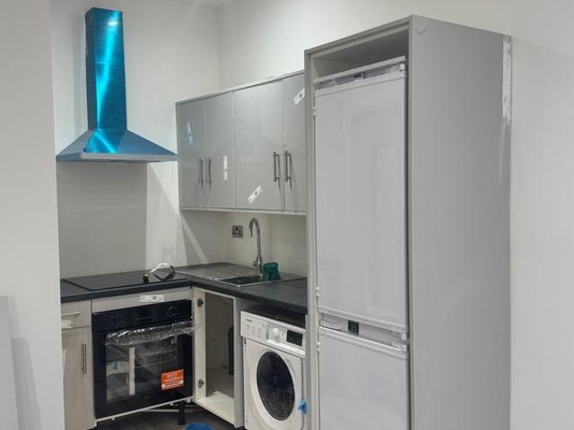 Apartment at Cedars Road, Greater London