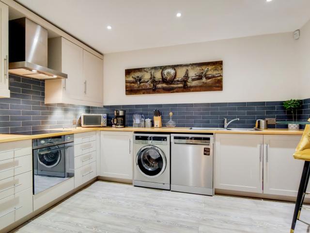 Apartment at Cedars Road, Greater London