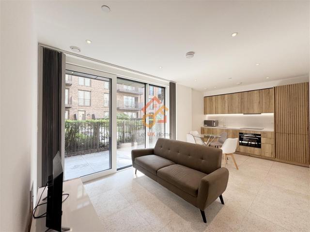 Apartment at Cendal Crescent, Greater London