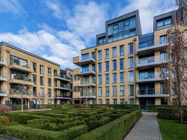 Apartment at Central Avenue, Greater London