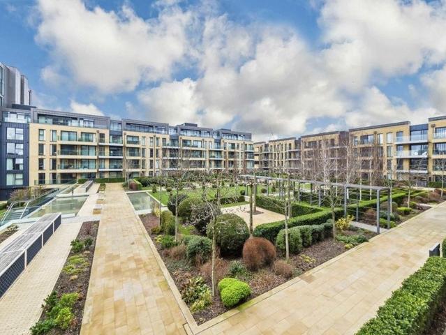 Apartment at Central Avenue, Greater London