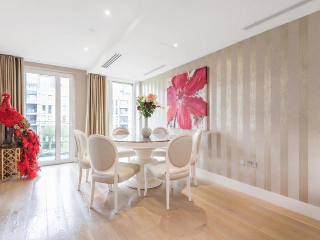 Apartment at Central Avenue, Greater London