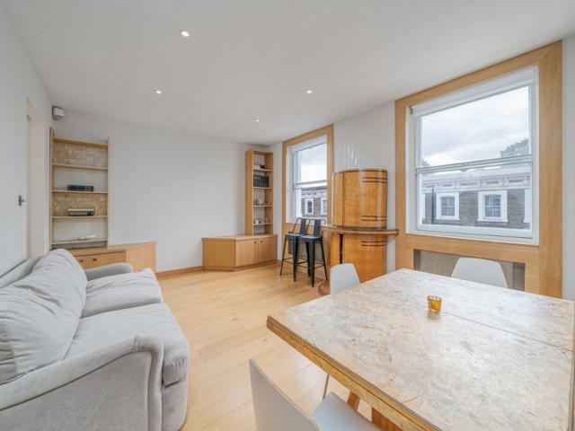 Apartment at Central Avenue, Greater London