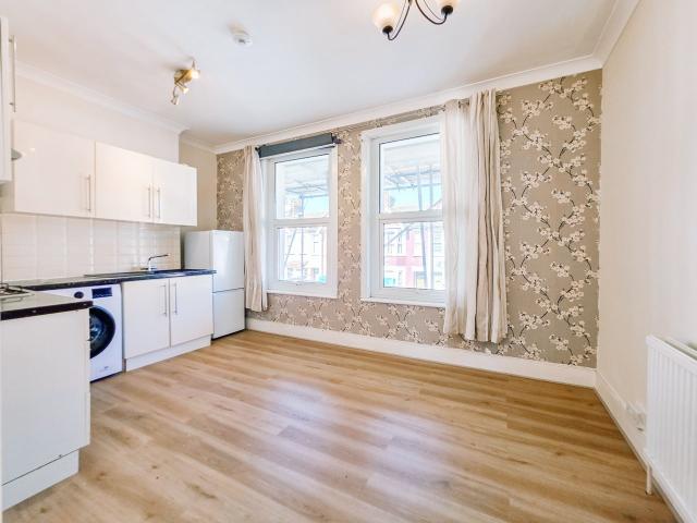 Apartment at Central Avenue, Southend on Sea