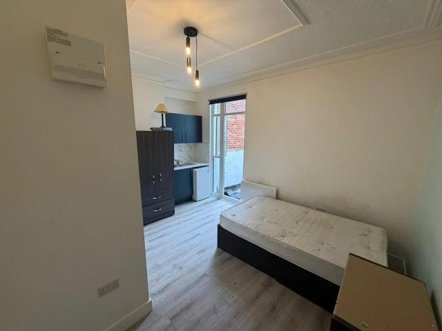 Apartment at Central Park Road, Greater London