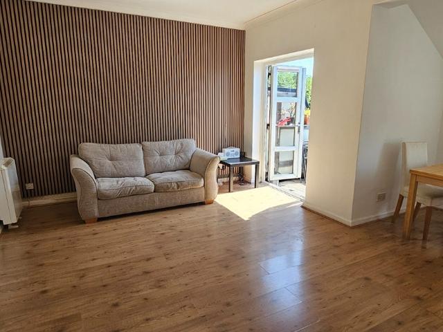 Apartment at Central Park Road, Greater London