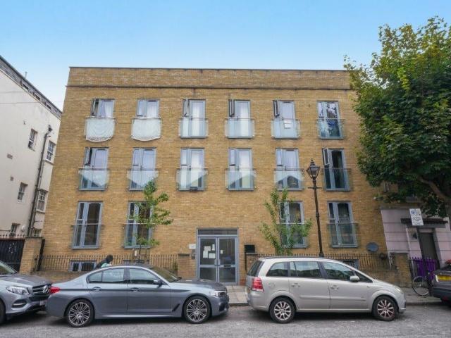 Apartment at Cephas Avenue, Greater London