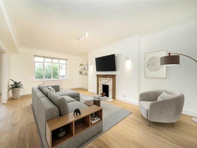 Apartment at Cerney Mews, City of Westminster