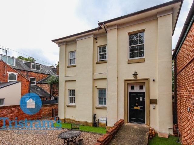 Apartment at Church Avenue, Nottingham