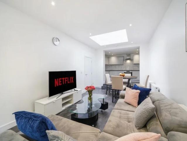 Apartment at Church Lane, Greater London