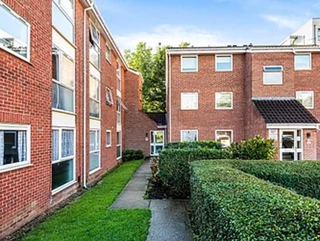 Apartment at Church Path, Greater London